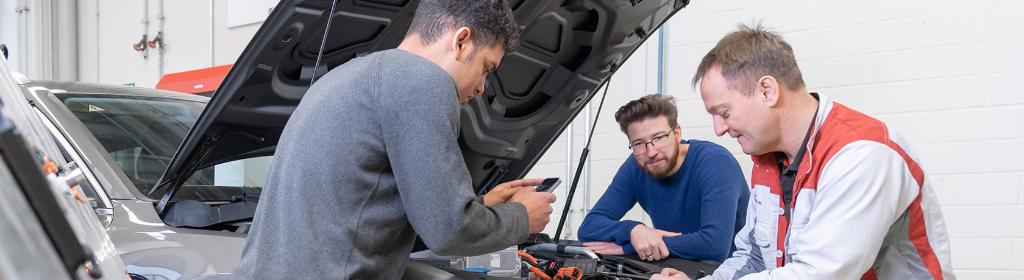 Audi Academy: continuous, state-of-the-art training | Volkswagen Group ...