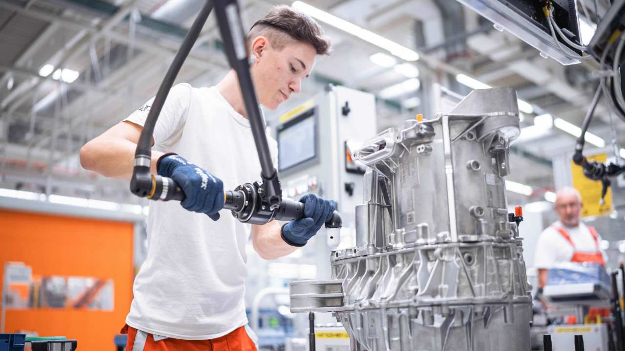 Audi starts production of electric motors for PPE platform in Györ ...